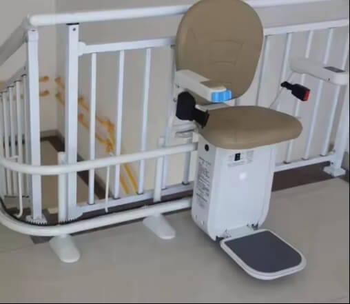 Obstacle-Free Wheel Chair Lift